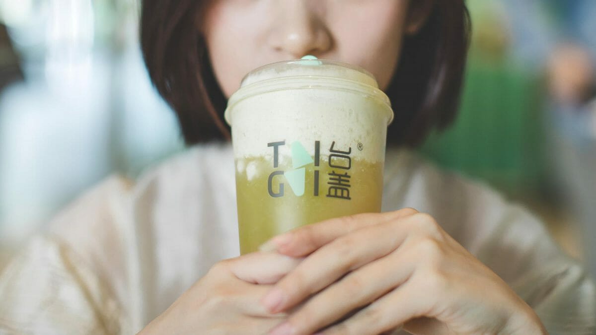 Shenzhen's famous fruit tea chain TaiGai (台盖) opens in Serangoon Nex ...