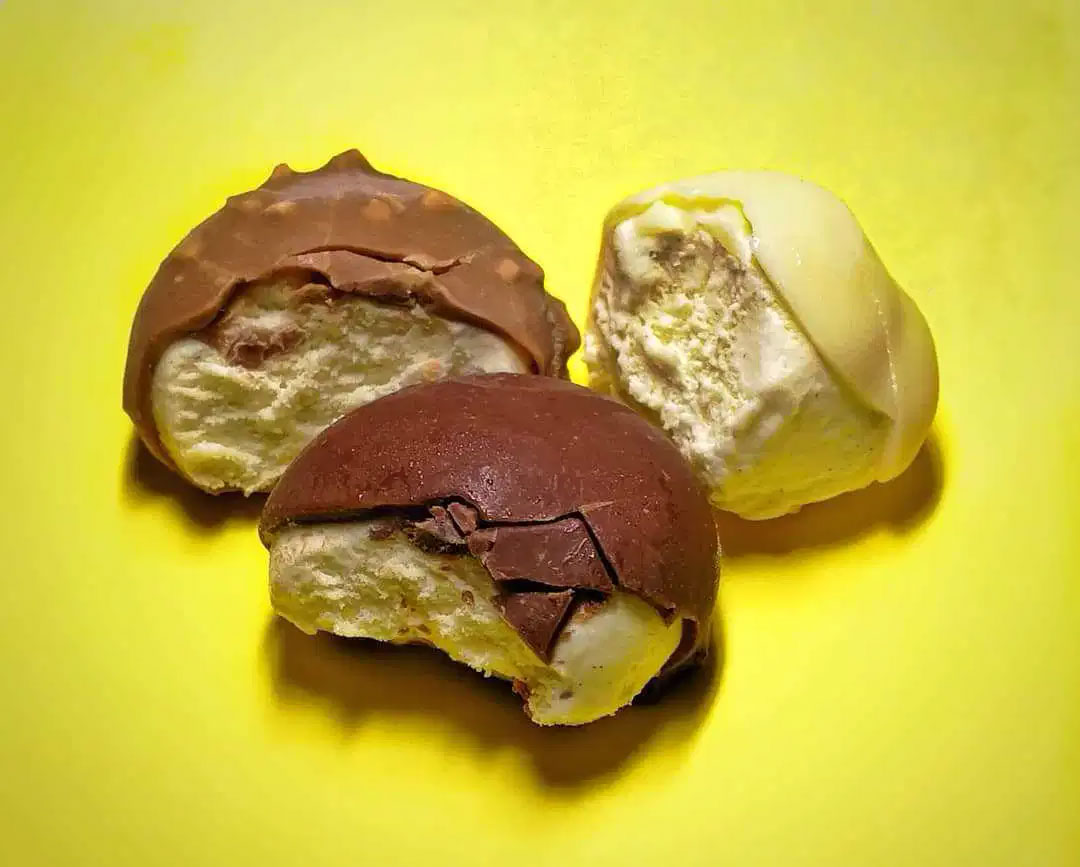 FairPrice now having 1-for-1 Must Buy Offer on Magnum Bomboniera ice ...