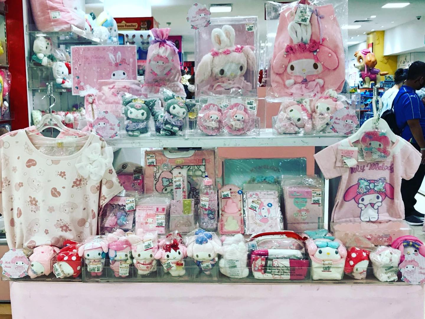 Sanrio Gift Gate @ Takashimaya selling CNY-themed Hello Kitty & My ...