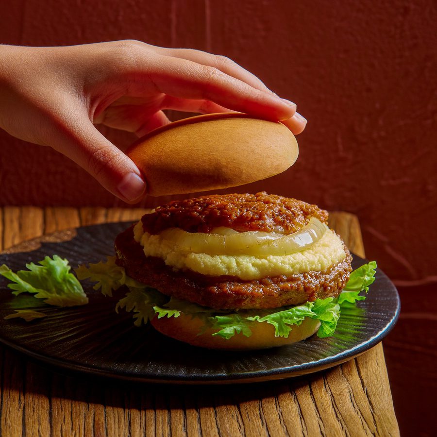 MOS Burger offers 1-FOR-1 Wagyu Burger at 17 stores in S'pore, has 5 ...