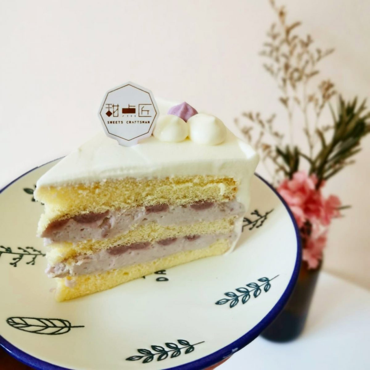 Cafe in Lavender makes lovely Mt. Fuji Roll Cakes, reminds you of ...