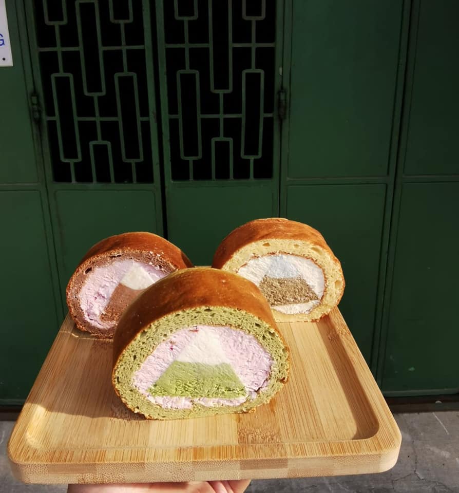 Cafe in Lavender makes lovely Mt. Fuji Roll Cakes, reminds you of ...