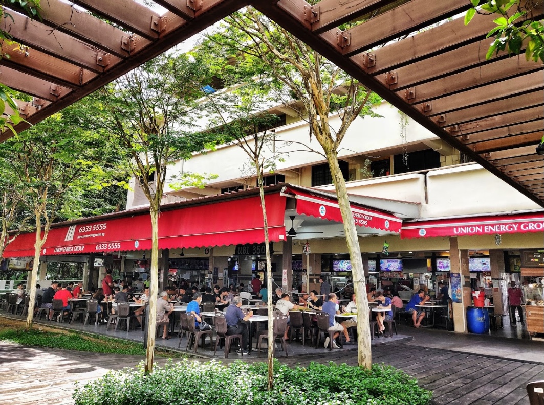 Prata foodstall in Ubi coffeeshop sells affordable Crispy Roti Prata ...