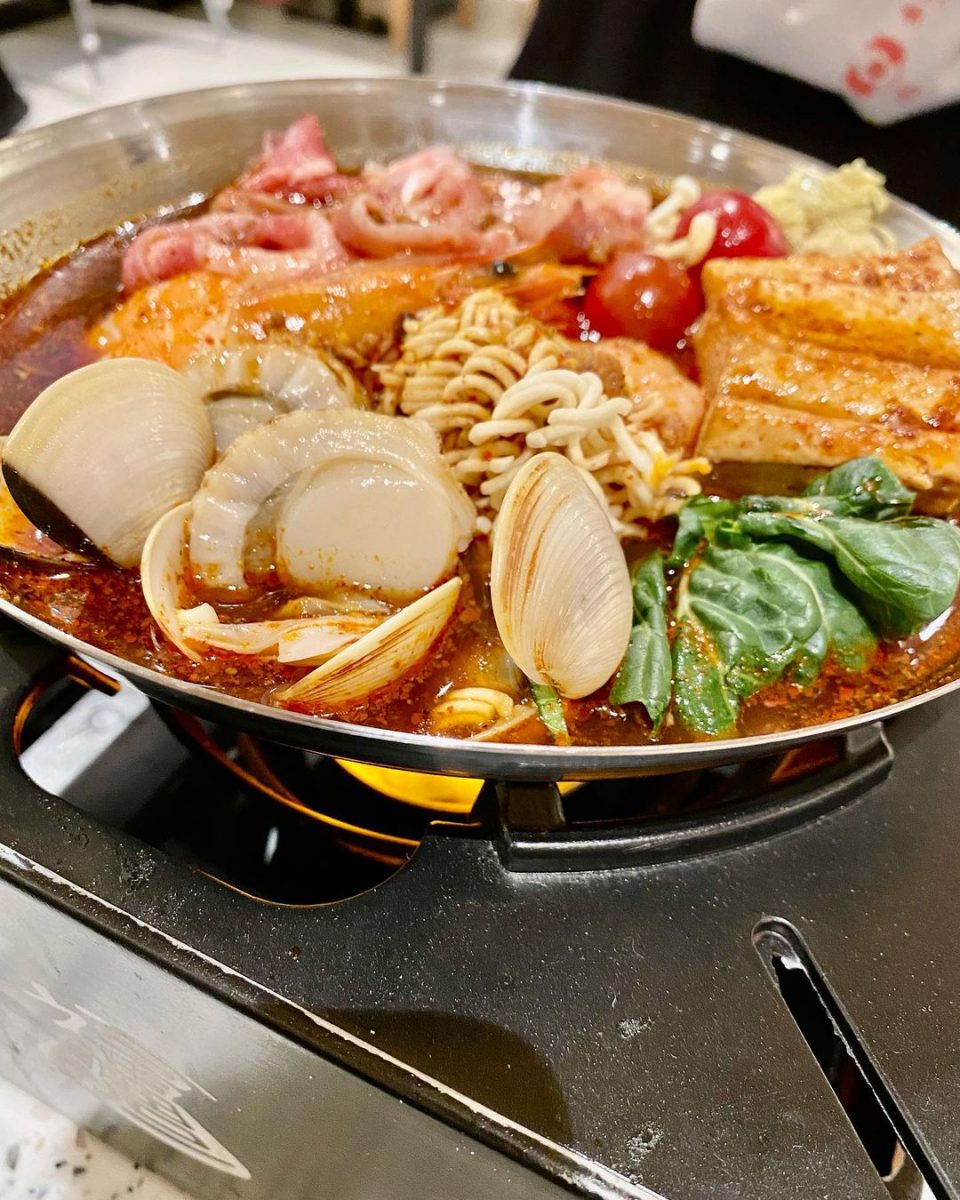 Newly-opened Individual Pot Place in Plaza Singapura has $9.90 ...