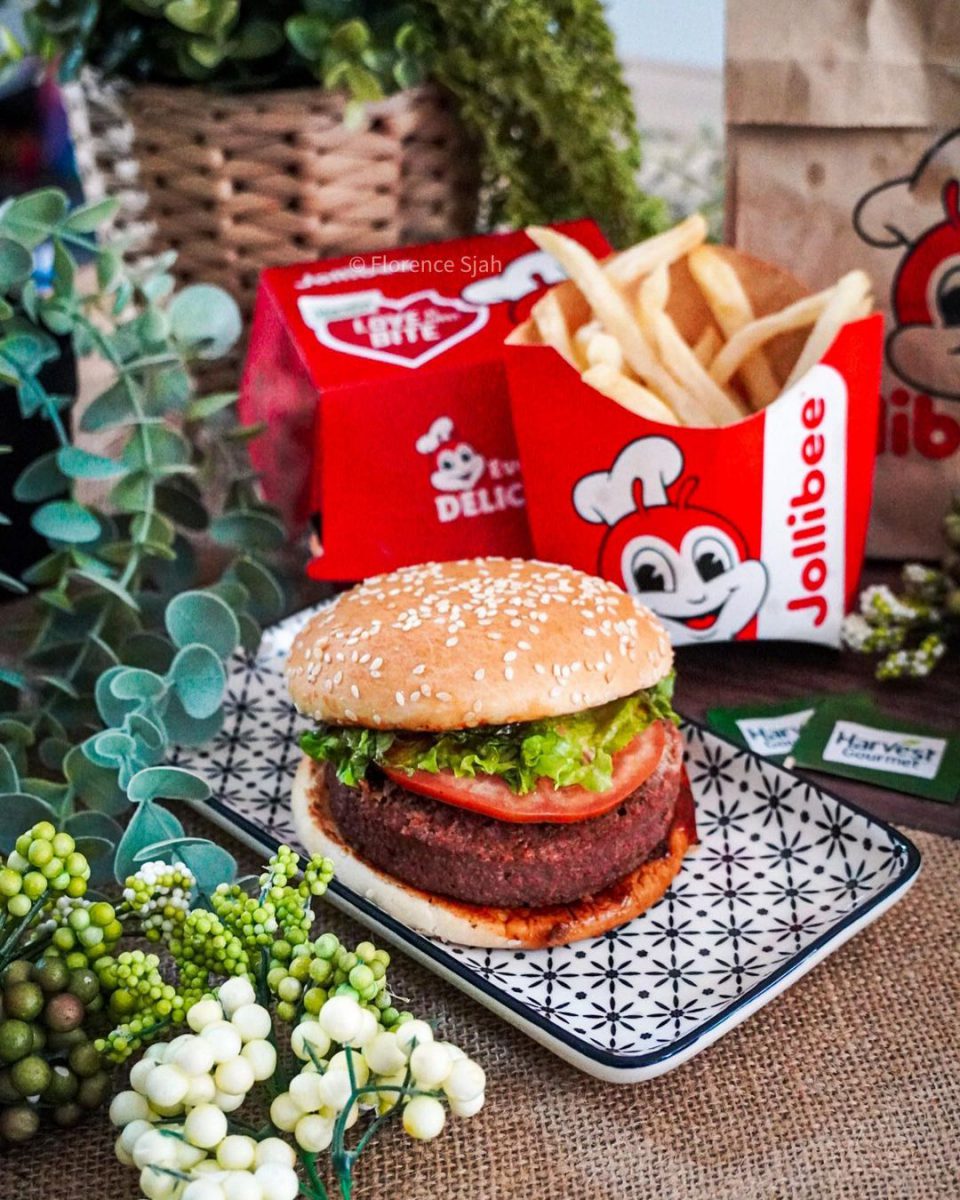 Jollibee offers 1-FOR-1 Spicy Zero Beef Burger at all S'pore outlets ...
