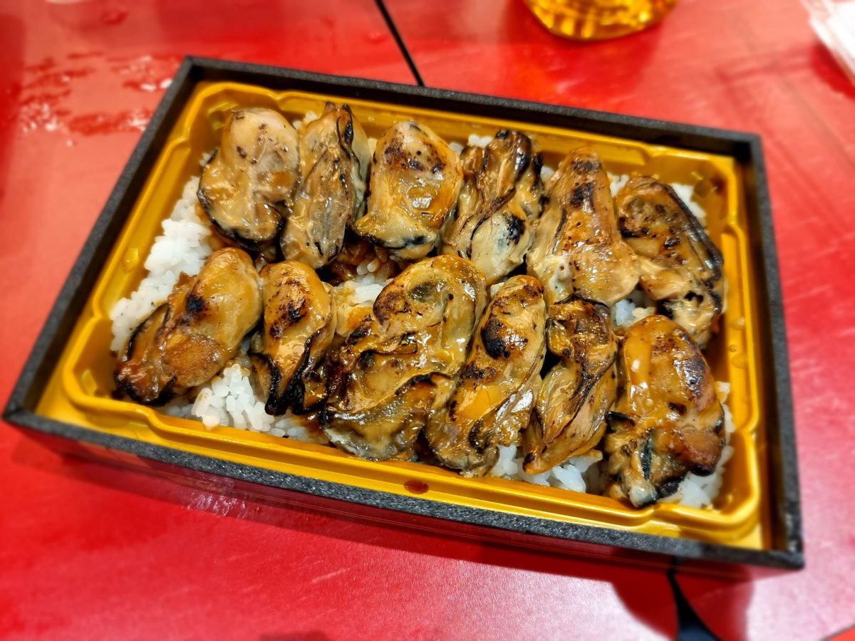 Grilled Oyster Bento spotted in Don Don Donki stores in S'pore has ...