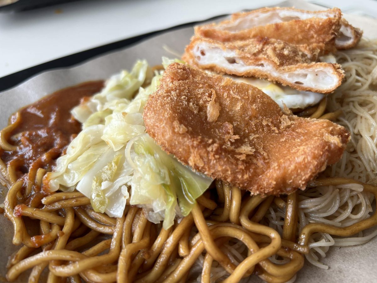 Food stall in Jalan Batu Hawker Centre sells Economical Bee Hoon with ...