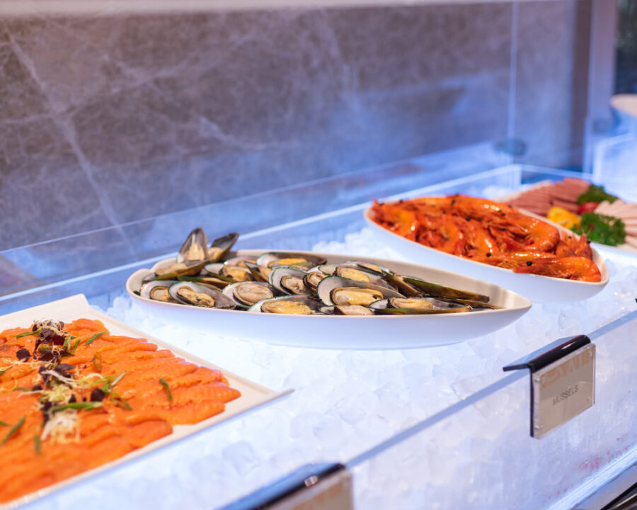 Enjoy 1-FOR-1 Buffet Deals at Plate and Café Mosaic in Carlton Hotels with DBS & POSB Cards till ...
