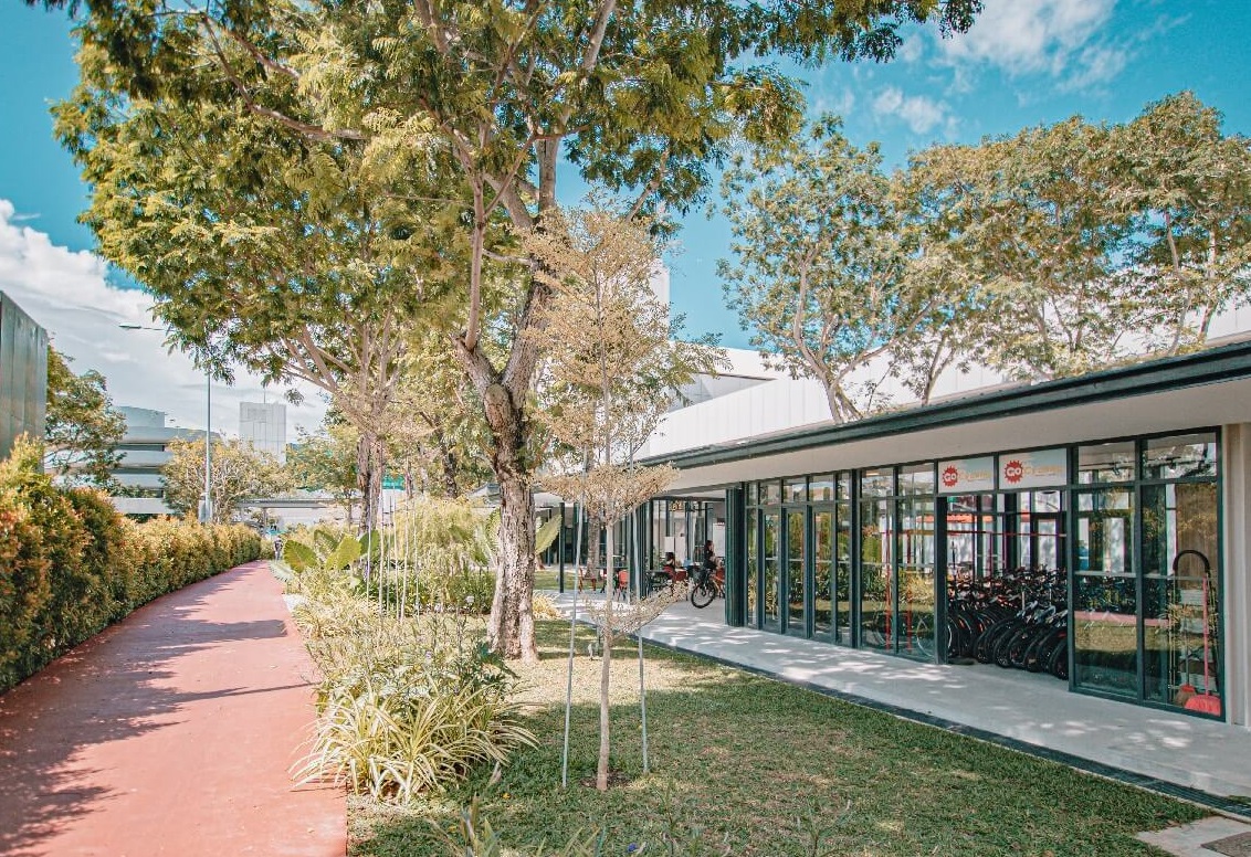 Overflow is the first-ever Live Band Cafe & Bar in Changi Airport T2 ...