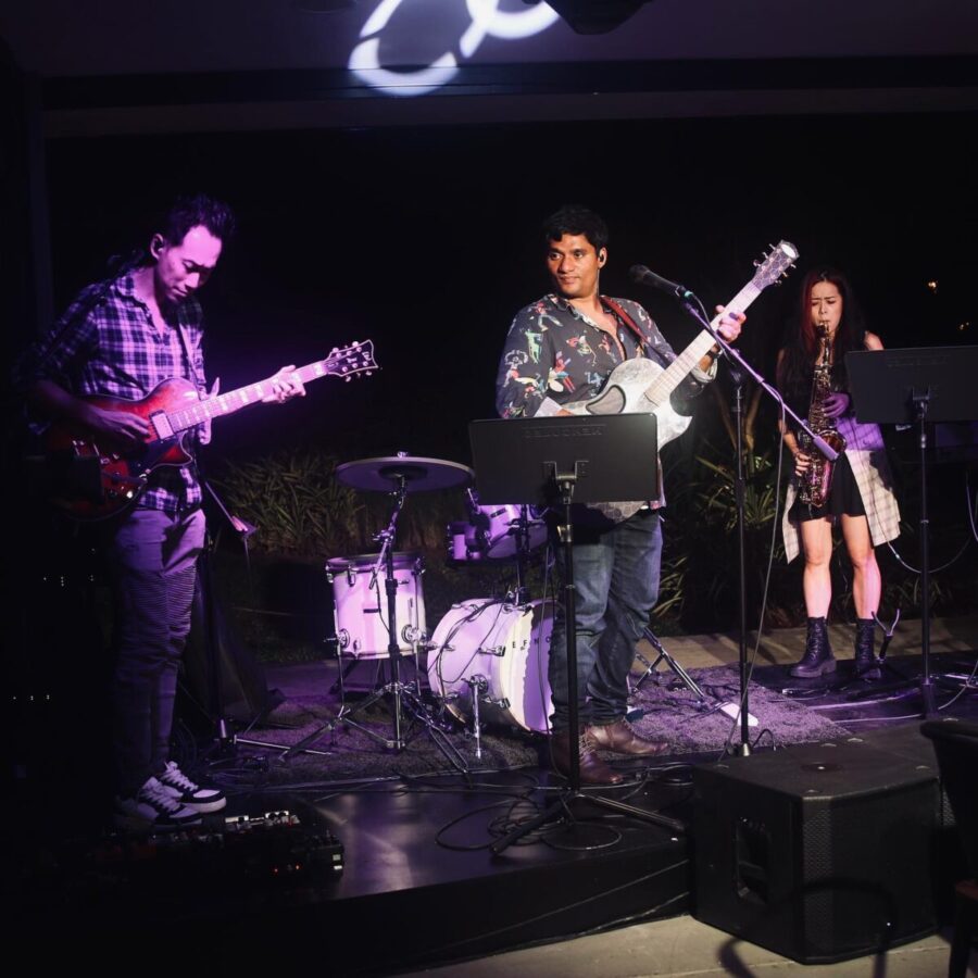 Overflow is the first-ever Live Band Cafe & Bar in Changi Airport T2 ...