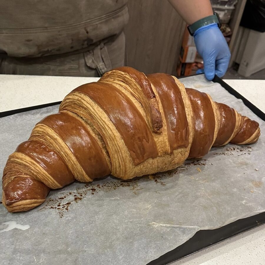 Alice Boulangerie selling 50cm-long XXXL Croissant made with French ...