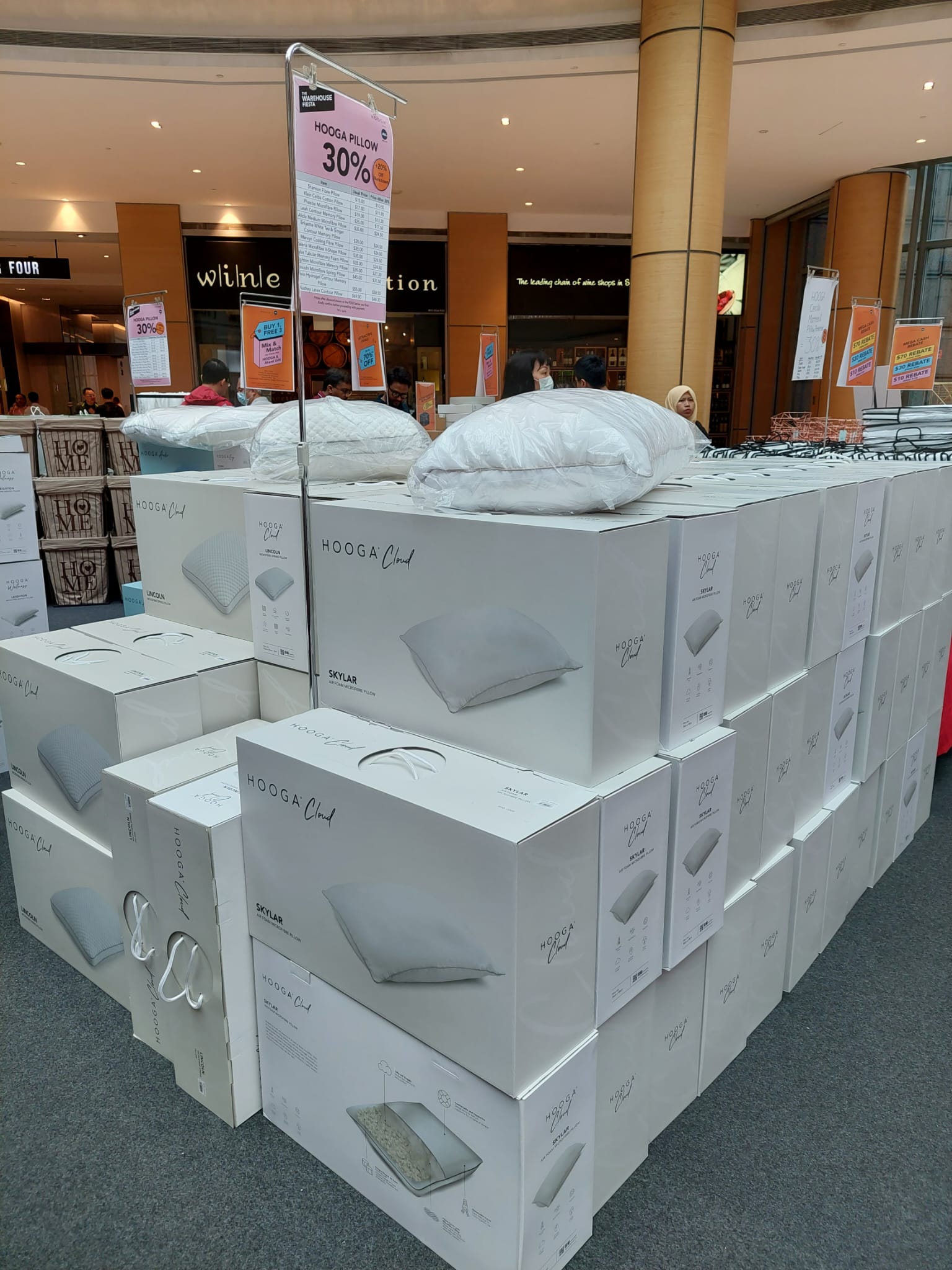 HOOGA Warehouse Sale in Suntec has up to 70% OFF lots of bed linens ...