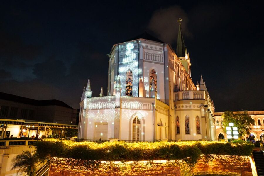 CHIJMES & Capitol S'pore celebrates Christmas with Singing Tree, Pop-Up ...