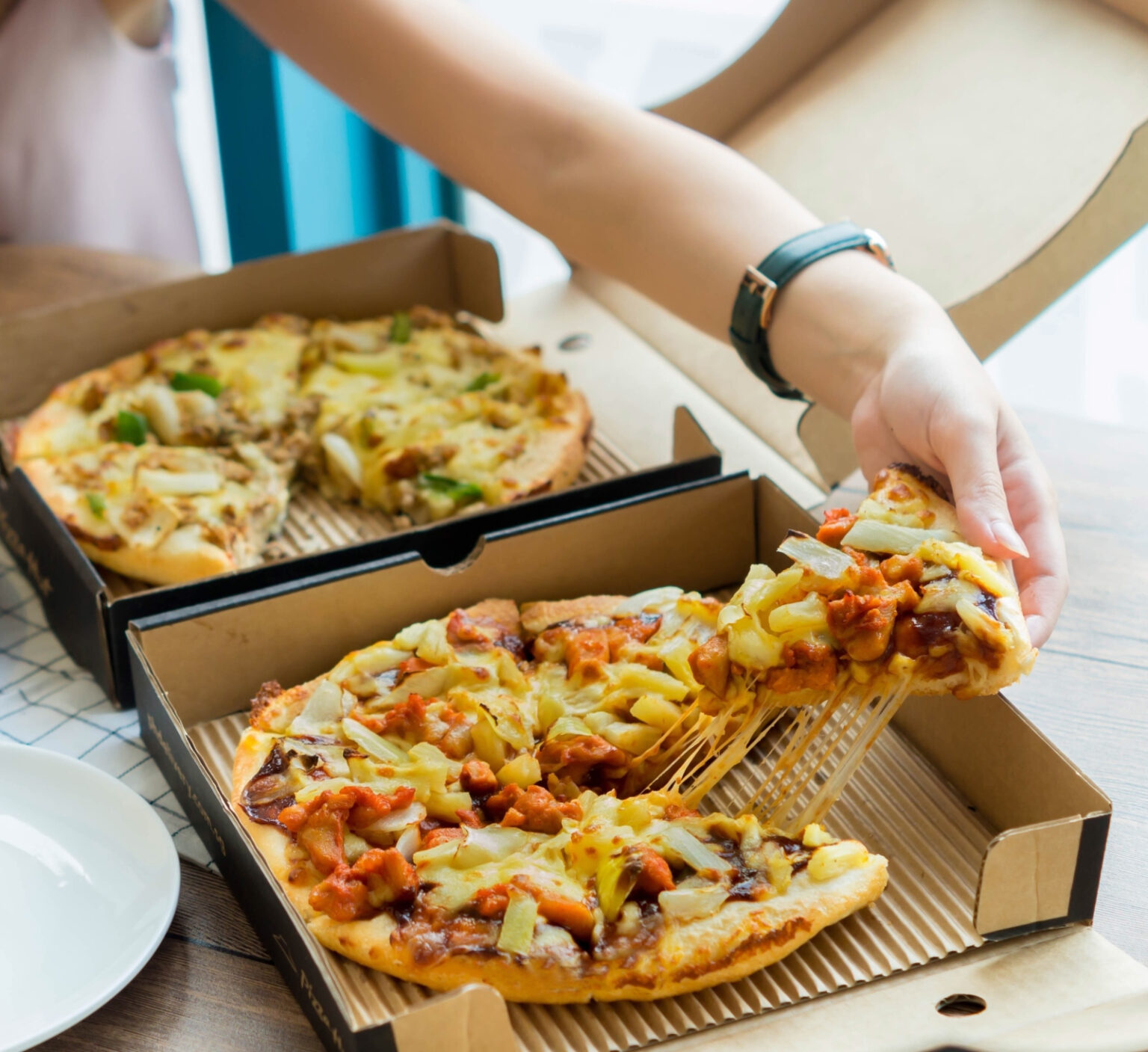 Pizza Hut brings back $10 Large Pizzas for Takeaway Orders on Tuesdays ...