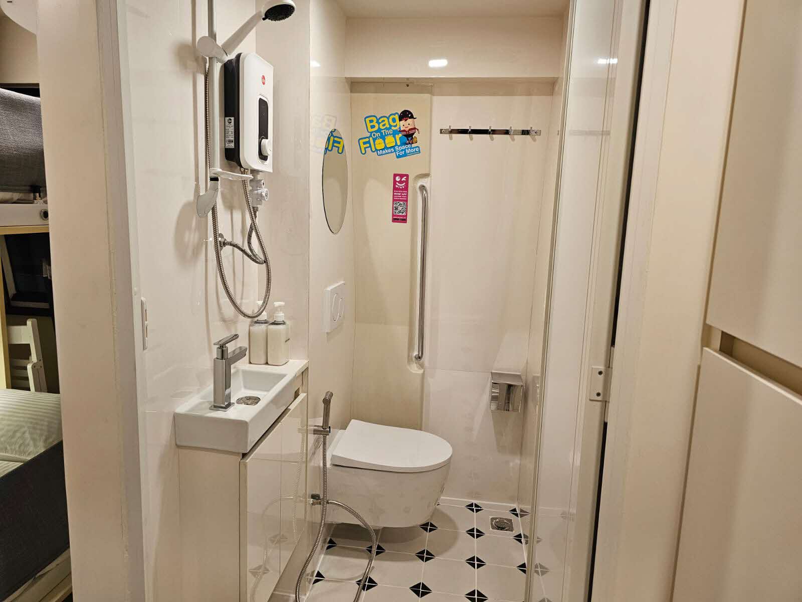 From Tracks to Pods: Decommissioned MRT Train Transformed into Boutique ...