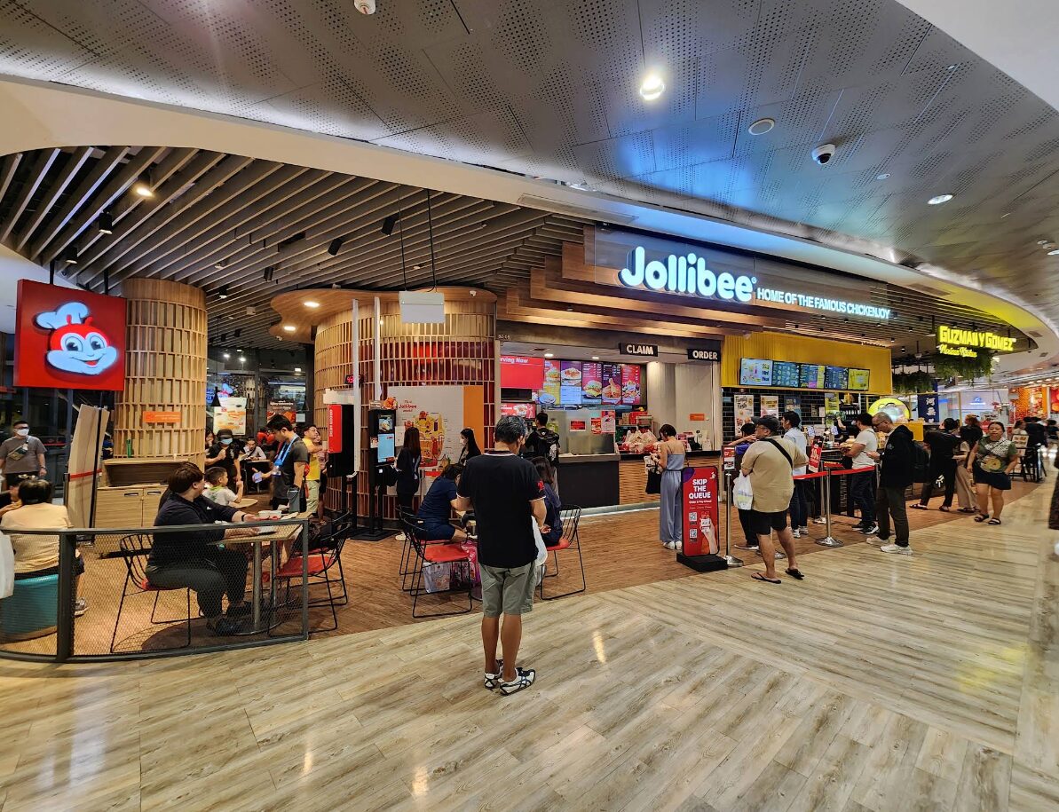 Jollibee S'pore Giving Out FREE Chickenjoy with 6pc or 8pc Bucket on ...