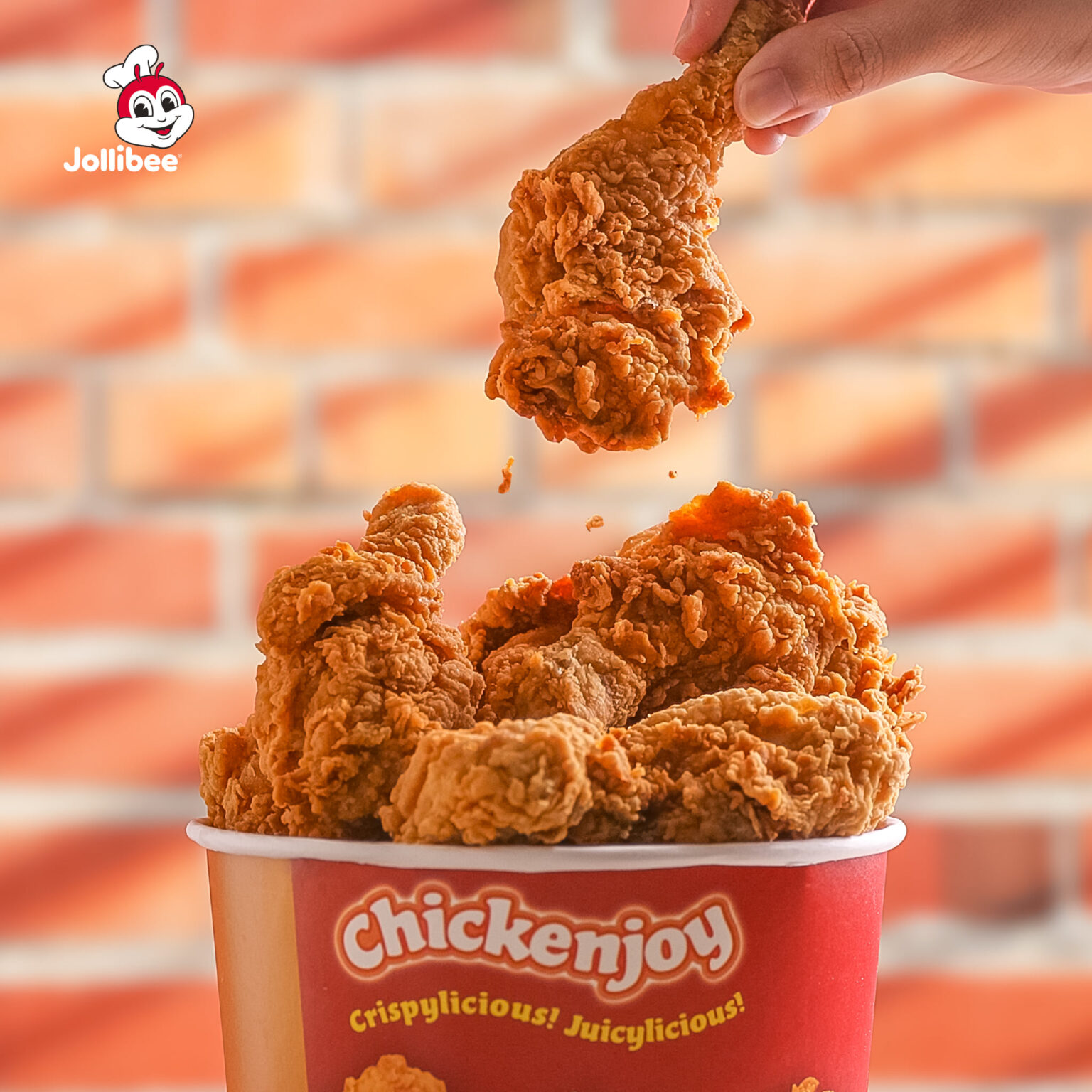Jollibee S'pore Giving Out FREE Chickenjoy with 6pc or 8pc Bucket on ...