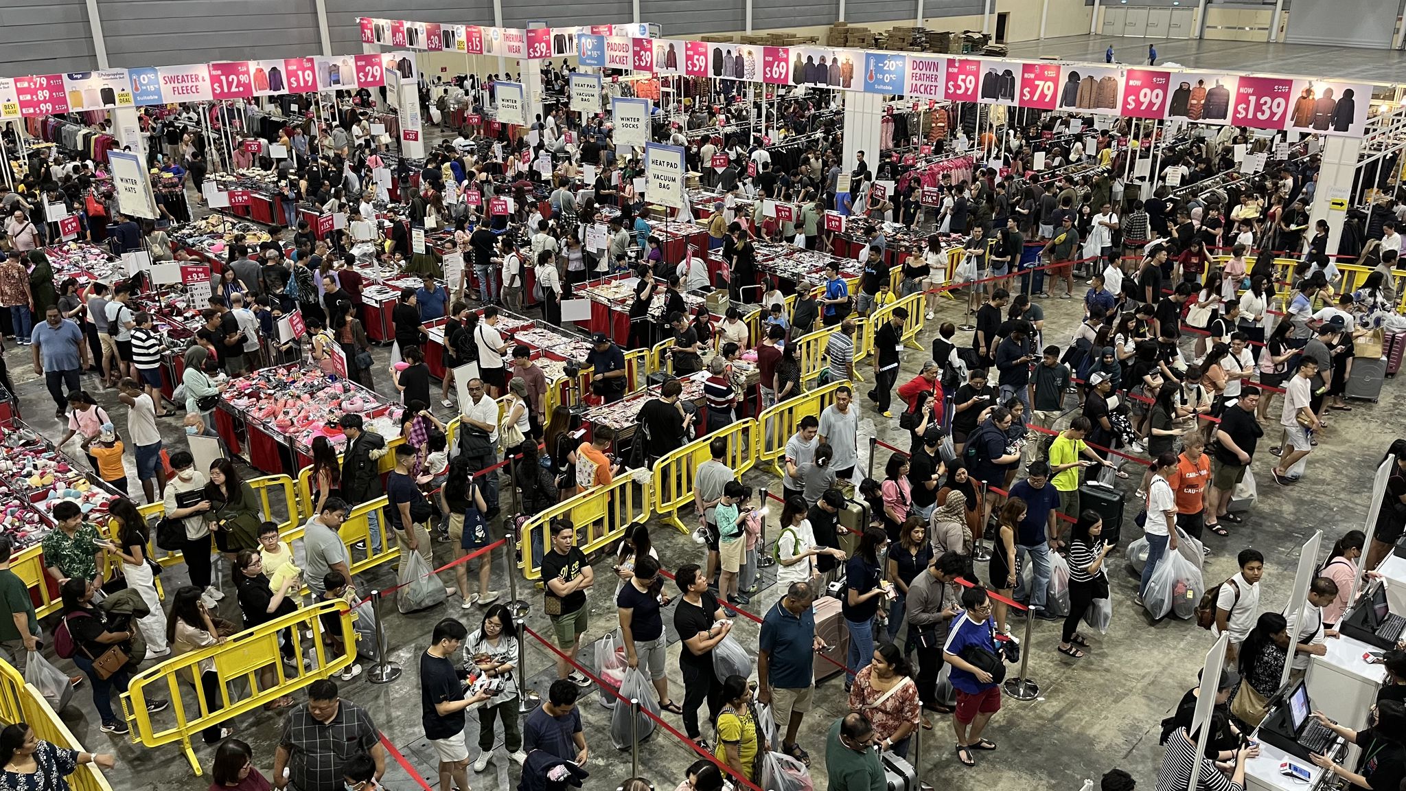 Universal Traveller Mega Expo Sale Returns With Up To 80% OFF Winter ...