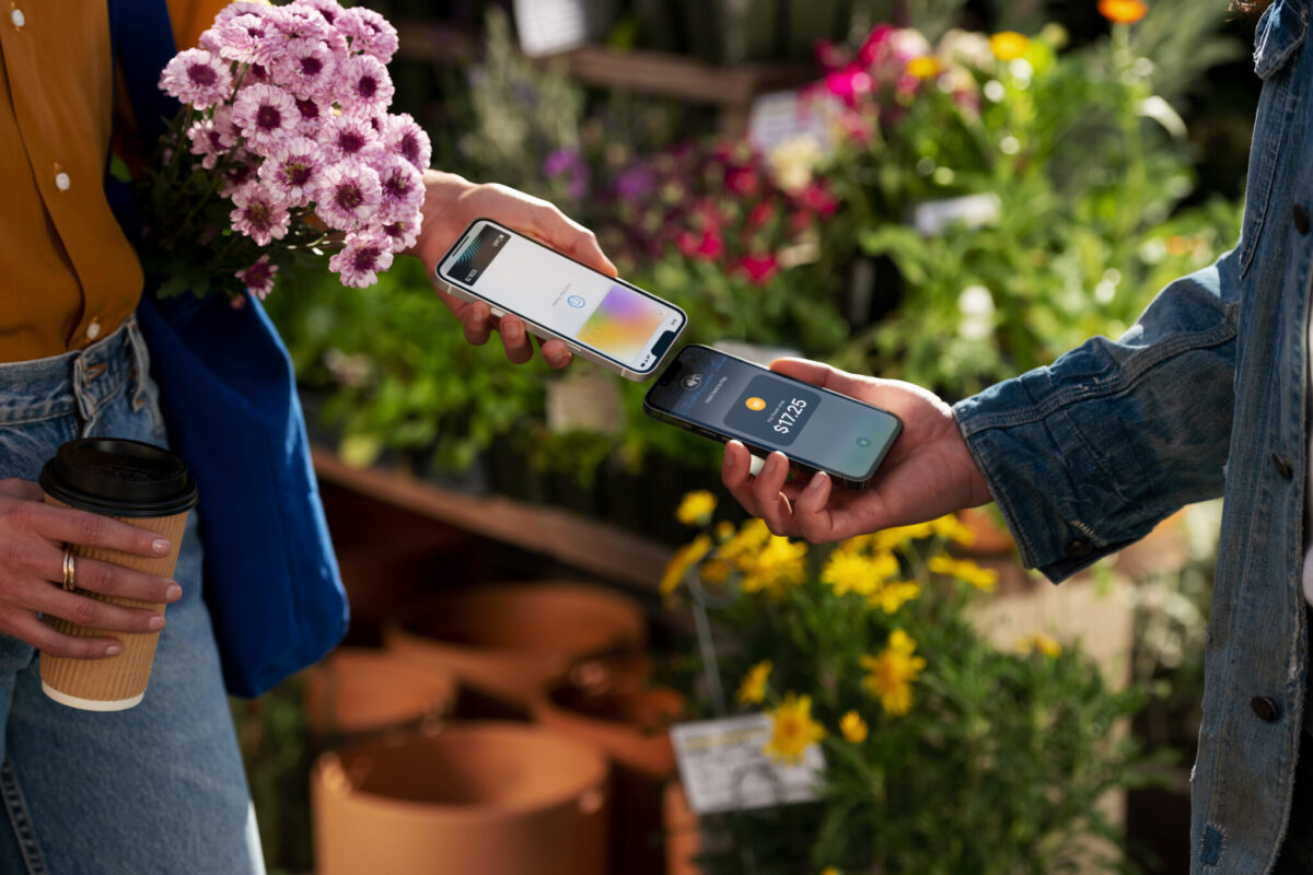 Tap to Pay on iPhone Arrives in S'pore, Transforms How Local Businesses ...