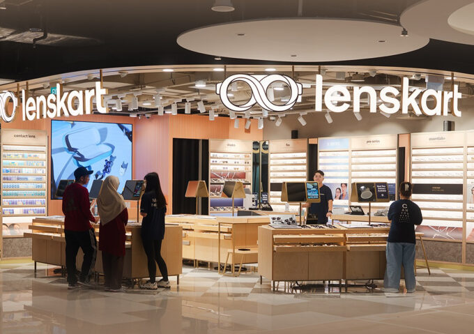 Lenskart has Buy 1 Get 1 FREE on Moody Colour Contact Lenses Until ...